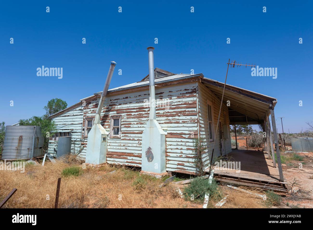Derelict employee house of the former Commonwealth Railways at Rawlinna ...