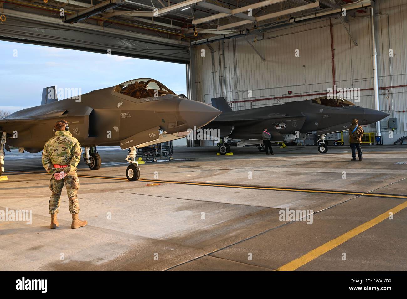 Tactical aircraft maintenance specialists hi-res stock photography and ...