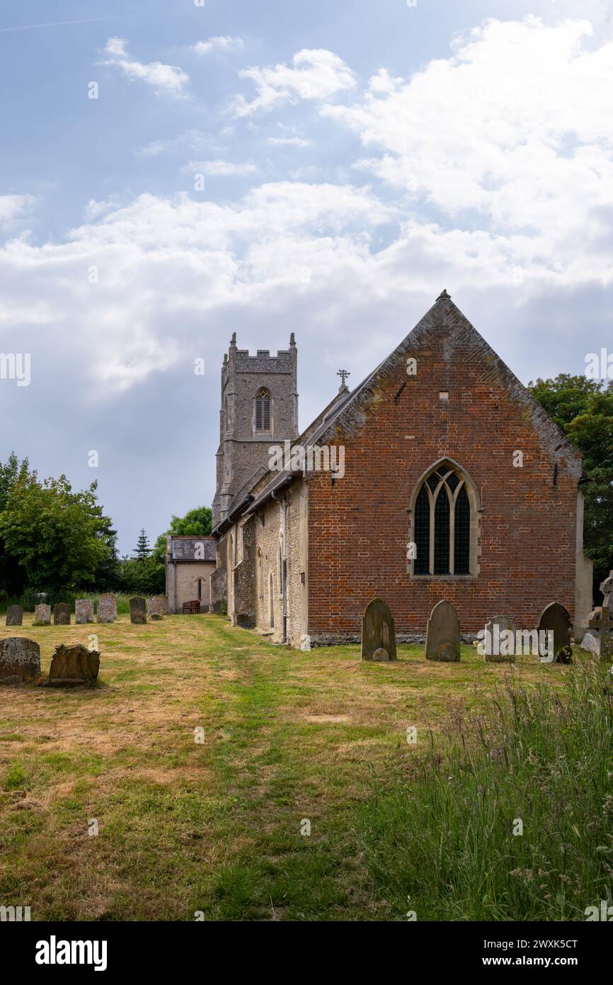 Walking in North Norfolk in spring, church of St Peter Ridlington Stock ...