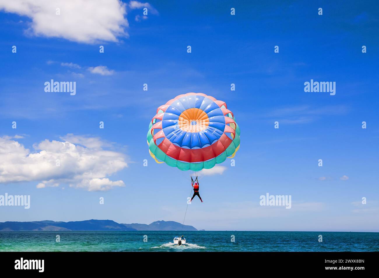 Parachute game hi-res stock photography and images - Alamy