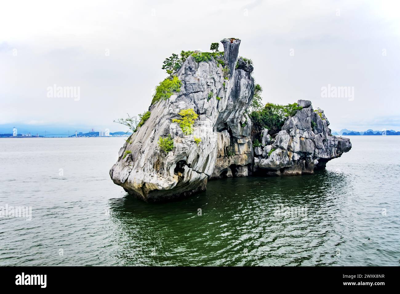 Floating slab hi-res stock photography and images - Alamy