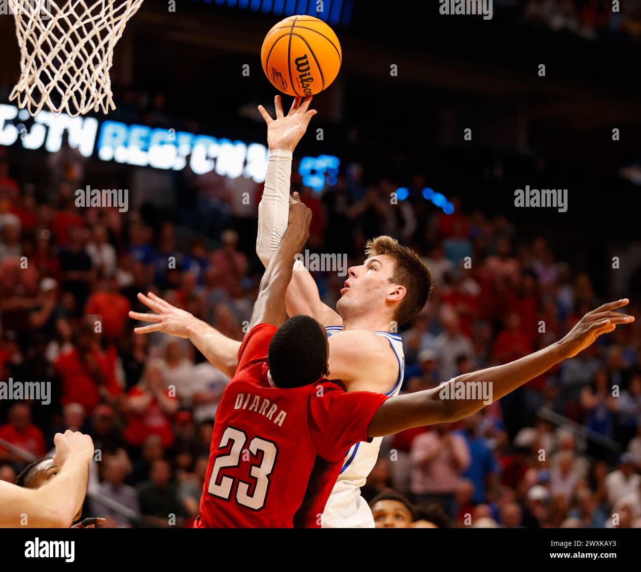 Dallas, Texas, USA. 31st Mar, 2024. Duke center KYLE FILIPOWSKI (30) is ...