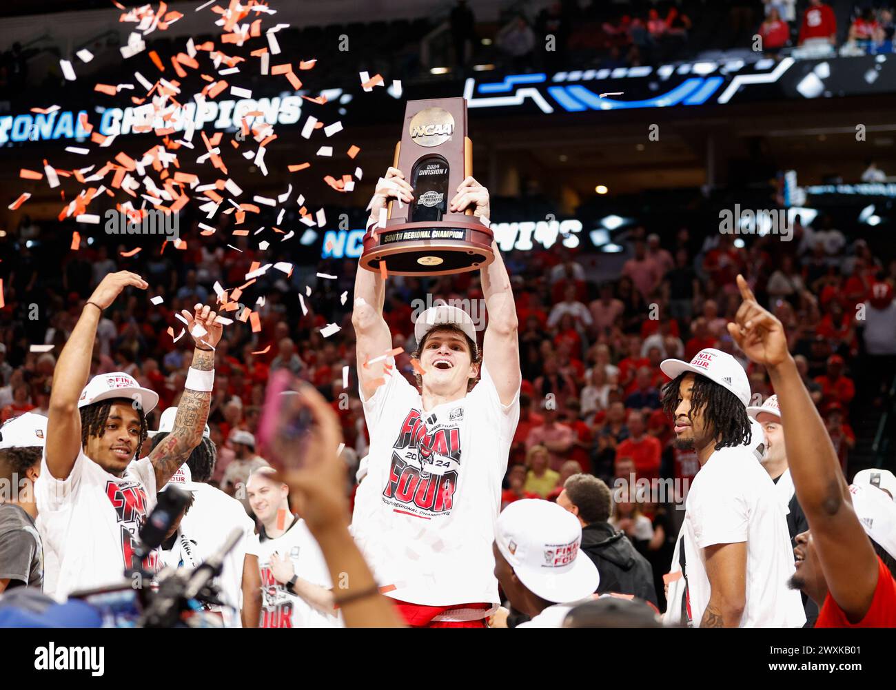 Ncaa basketball men's trophy hi-res stock photography and images - Alamy