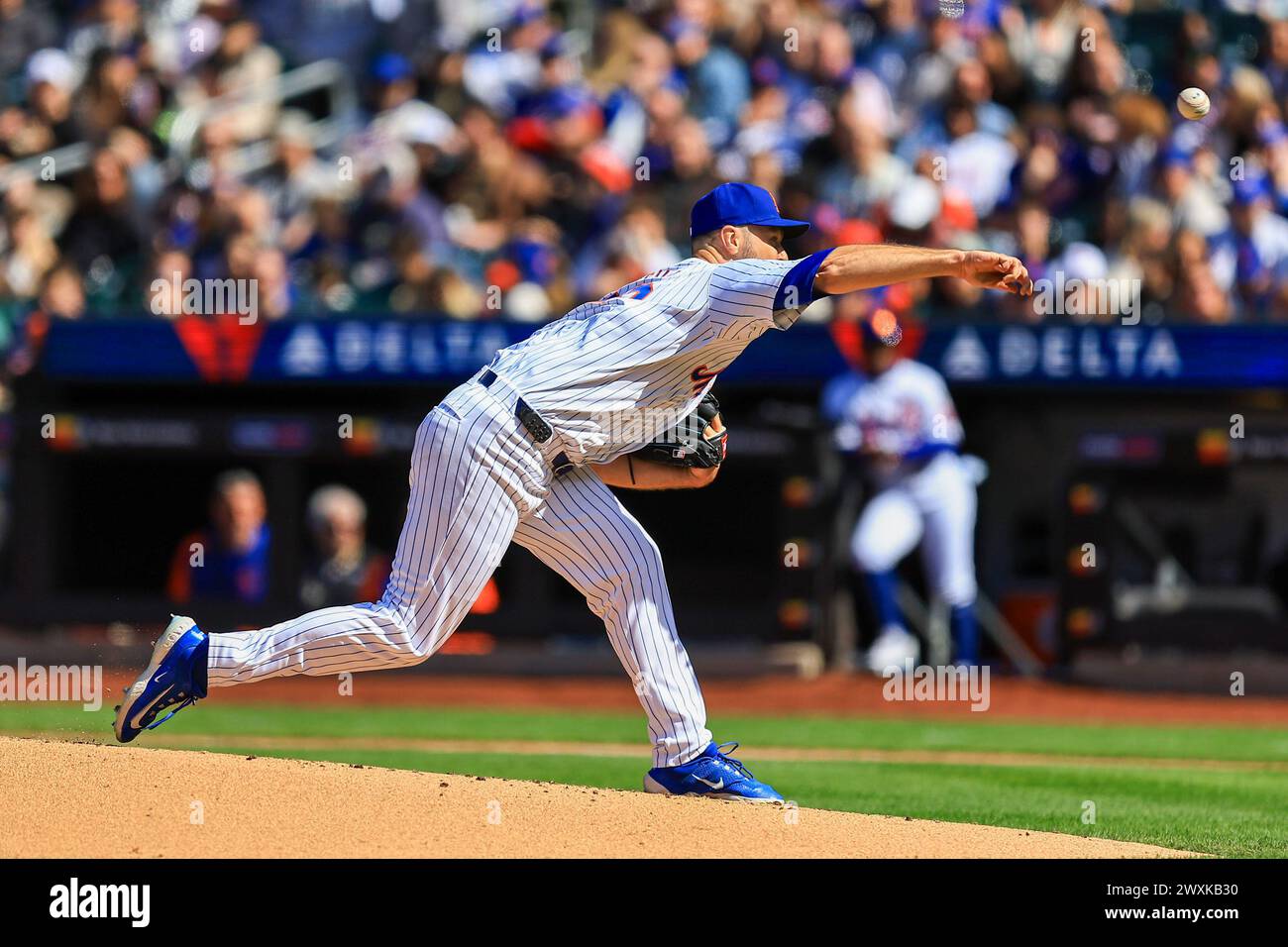 New York Mets starting pitcher Tylor Megill #38 throws during the ...