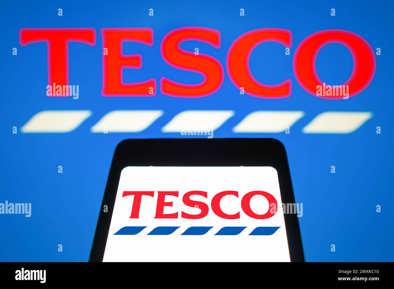 Tesco mobile logo hi-res stock photography and images - Alamy