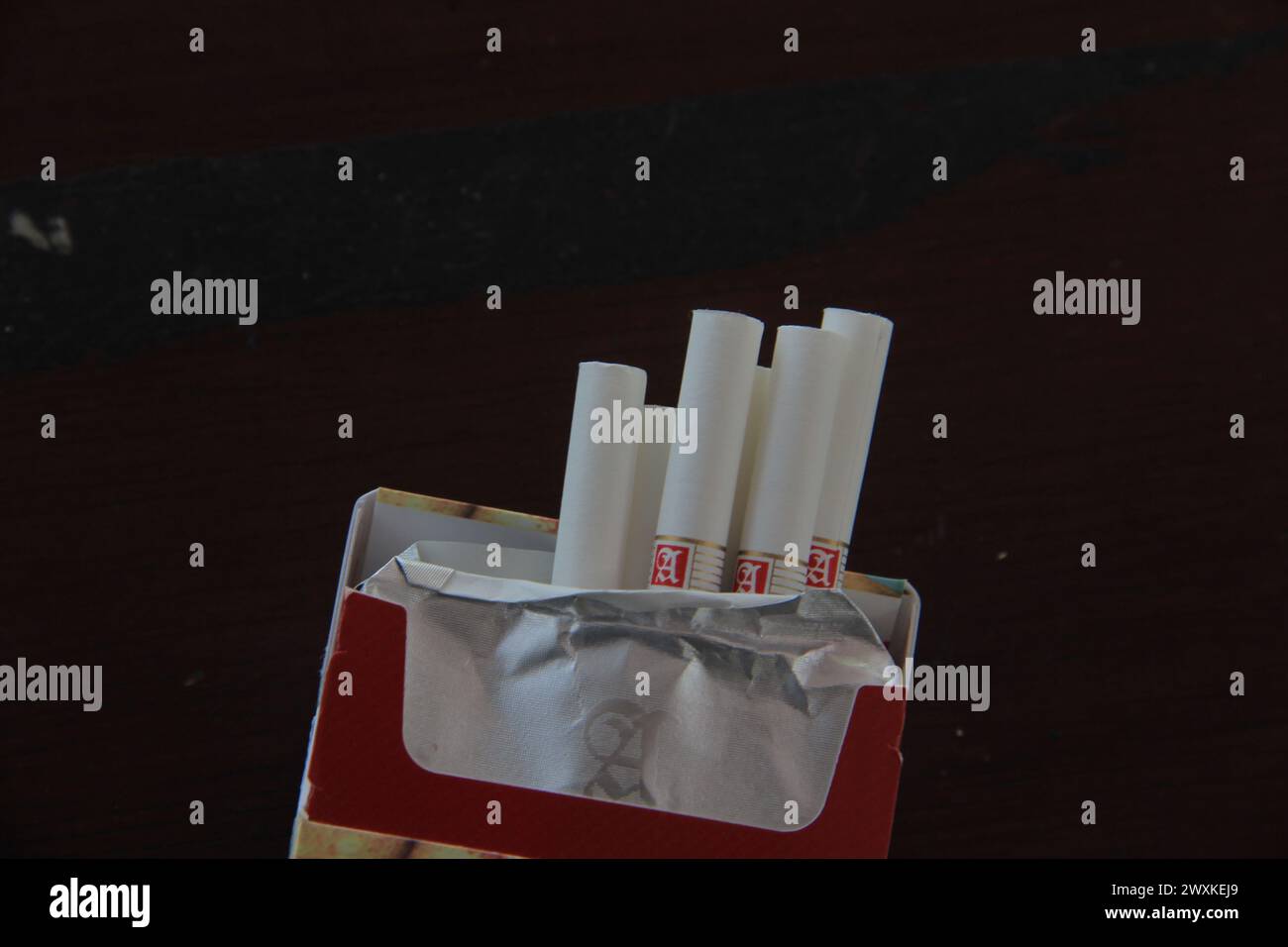 Cigarette pack illustration hi-res stock photography and images - Alamy