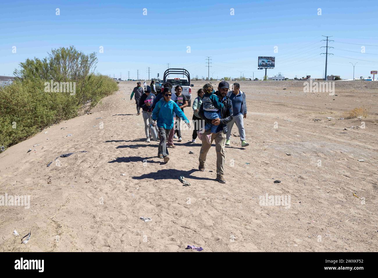 Police border migrants helicopter hi-res stock photography and images ...