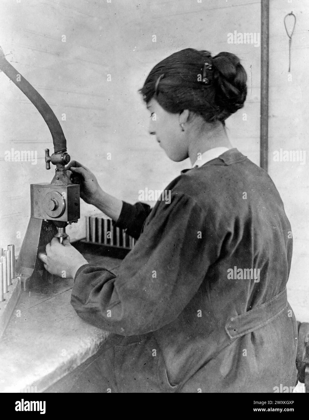 French woman working in a munition factory ca. 1918 Stock Photo - Alamy