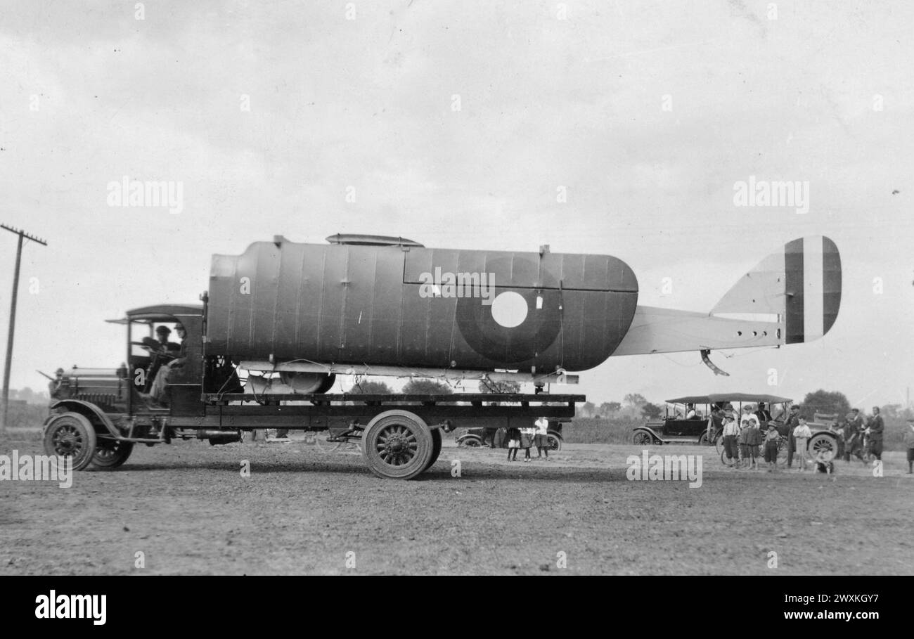 Original caption: Acceptance Park, Detroit, Mich. Method of loading ...