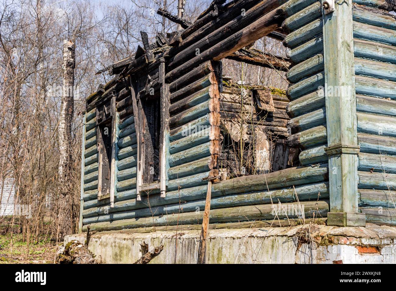 Burnt wooden house, charred wooden walls Stock Photo - Alamy