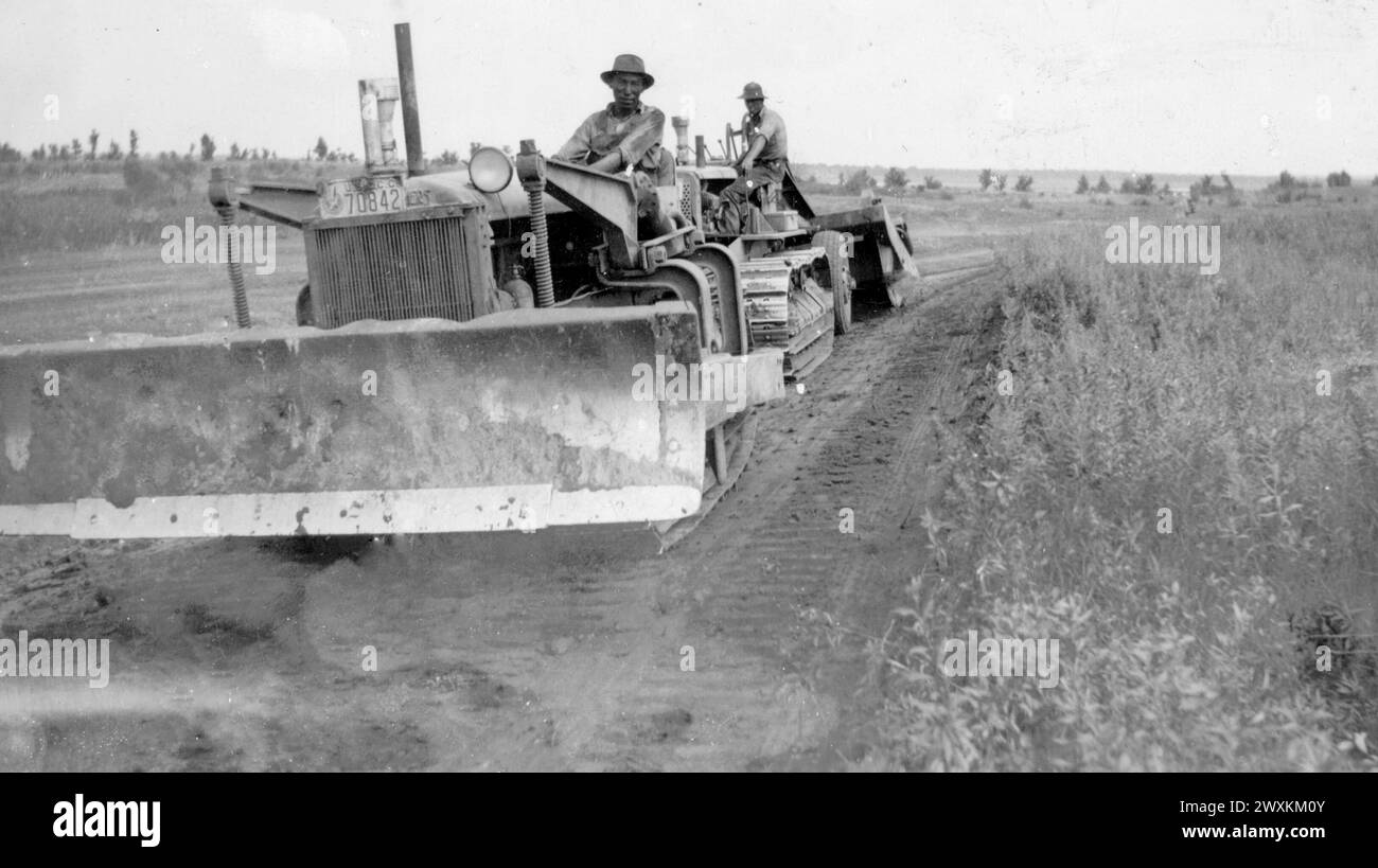 Vintge bulldozer hi-res stock photography and images - Alamy