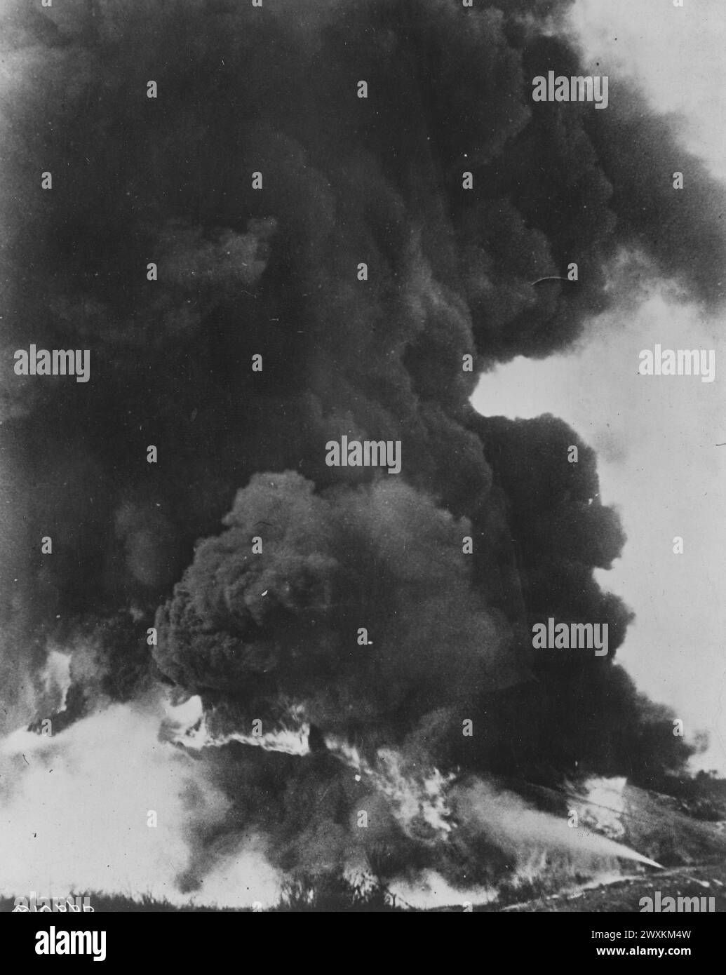 World War I Photos: A gas and flame attack in Europe ca. 1916-1919 ...