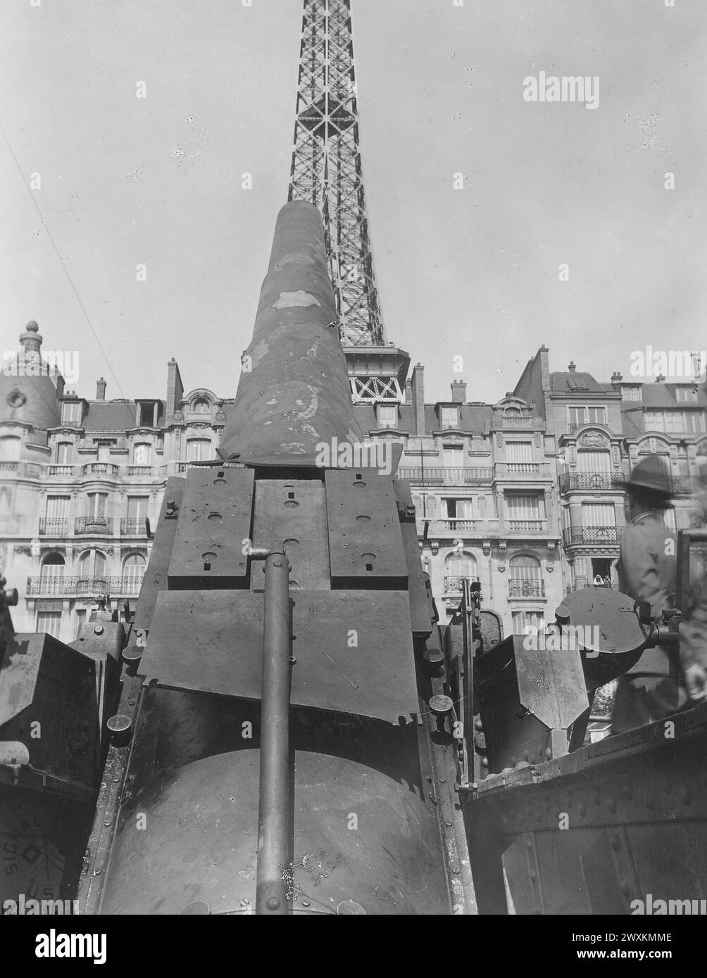 A German 200mm railroad gun captured by the Australians in the latest ...