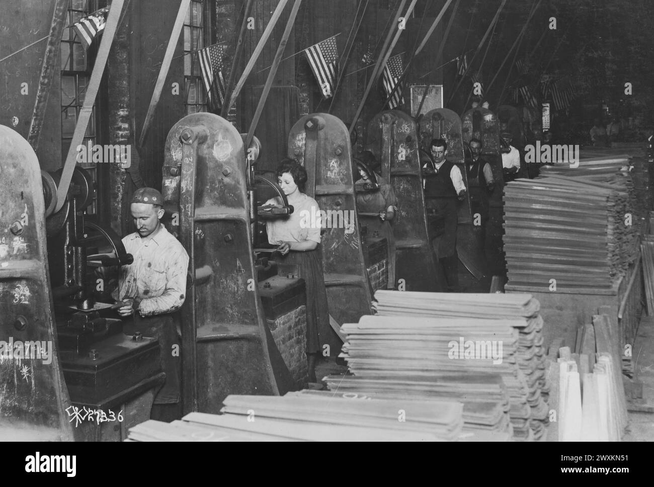 Automatic hammering machines hi-res stock photography and images - Alamy