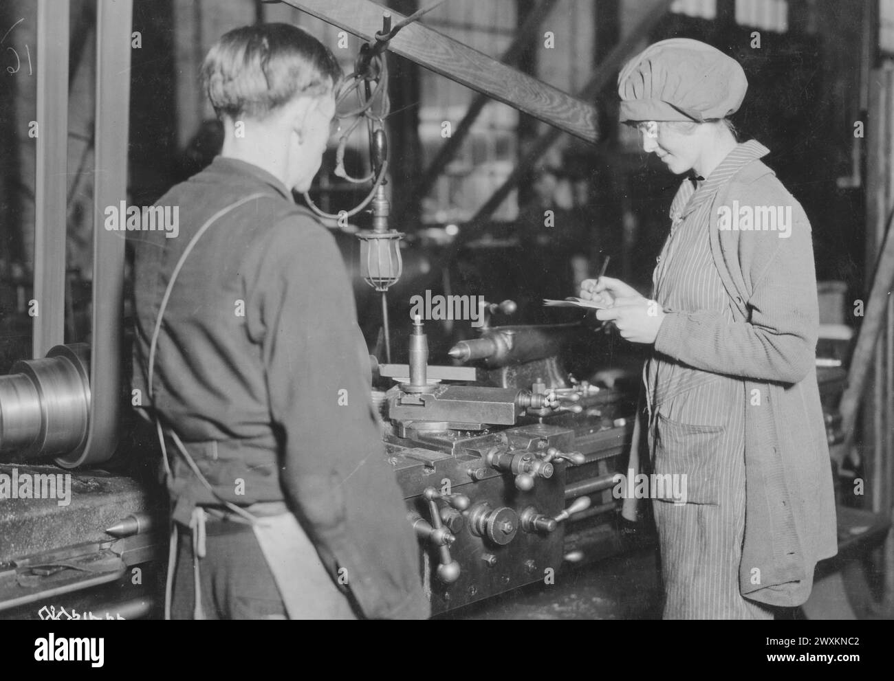 Women steel worker history hi-res stock photography and images - Alamy