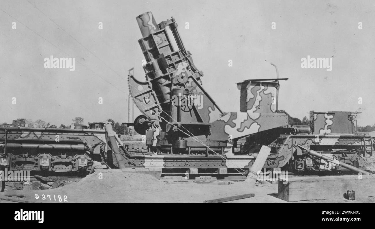 Artillery and mortar mount hi-res stock photography and images - Alamy