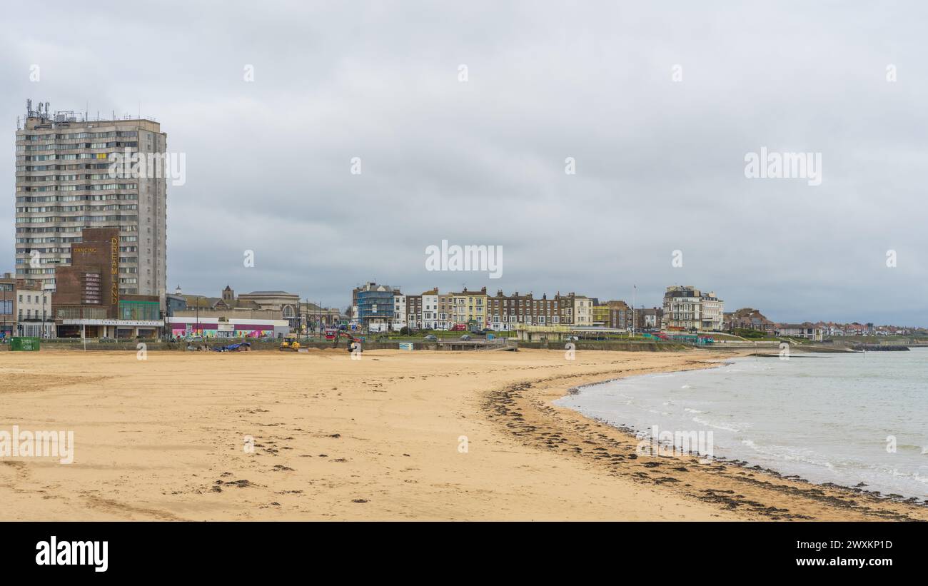 The beach and town view of margate hi-res stock photography and images ...