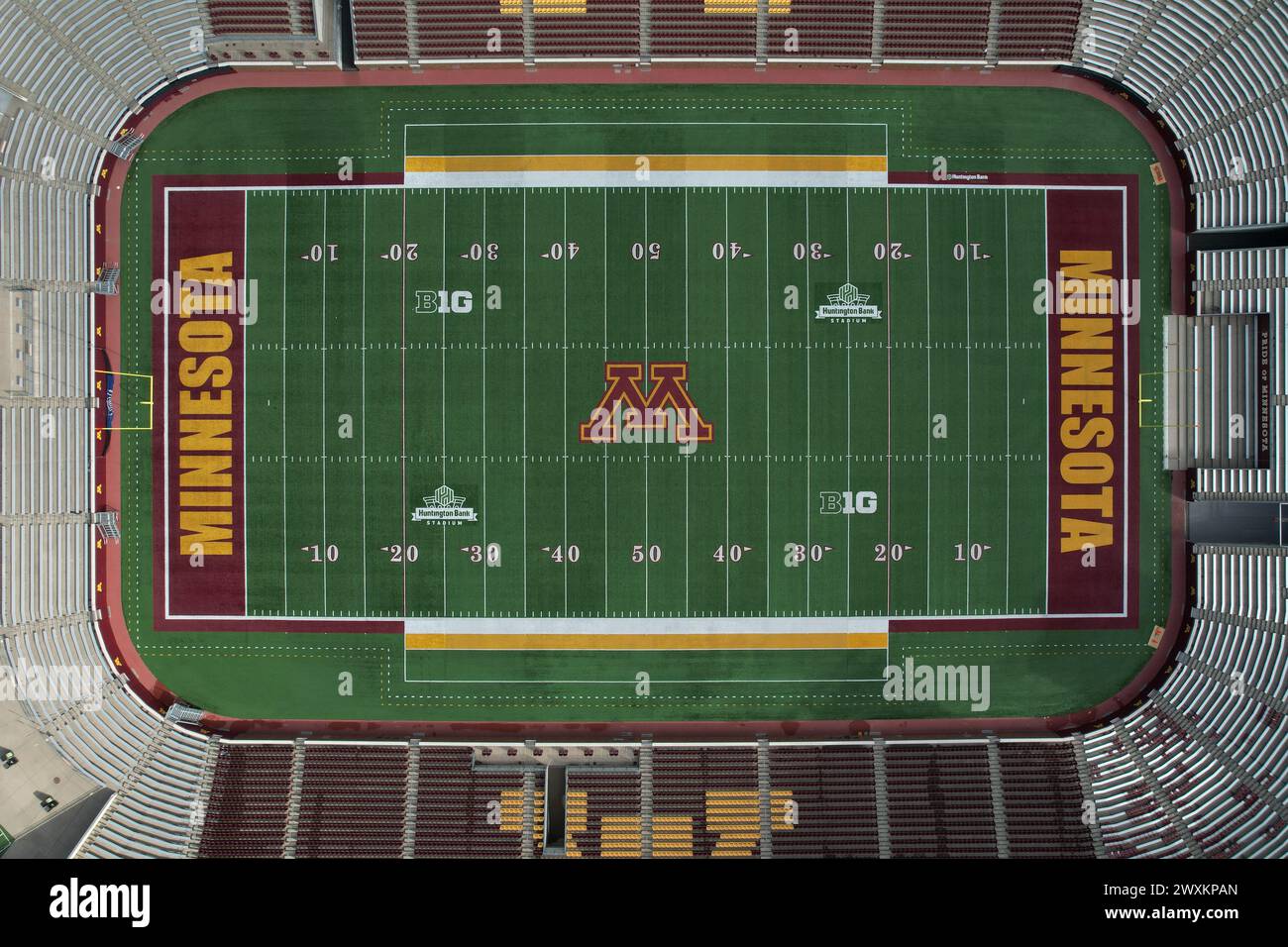 The Minnesota Golden Gophers logo at midfield of the football field at ...