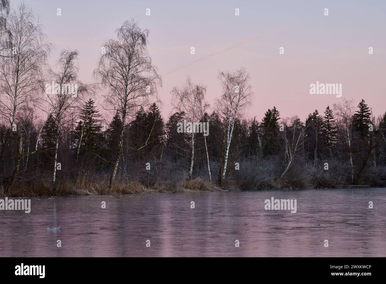 Sundown reflected on the water hi-res stock photography and images - Alamy