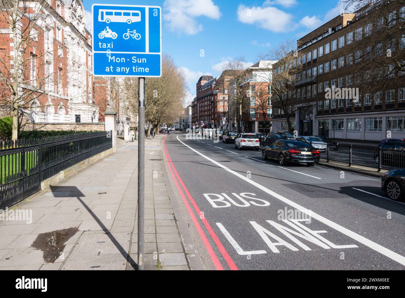Bus Lane operation all times in City of London Stock Photo - Alamy