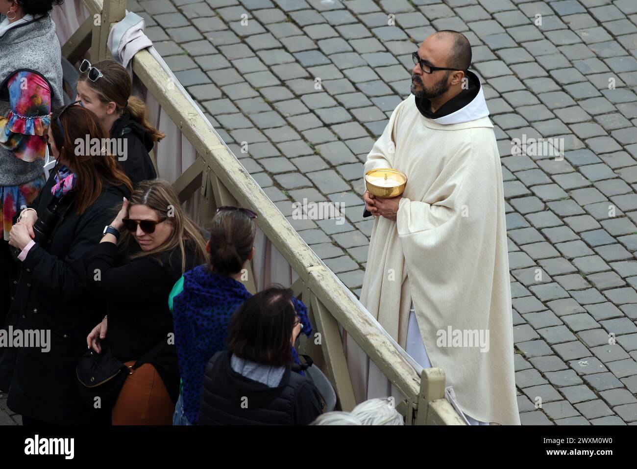 Easter mass of the resurrection of jesus in st peters hi-res stock ...