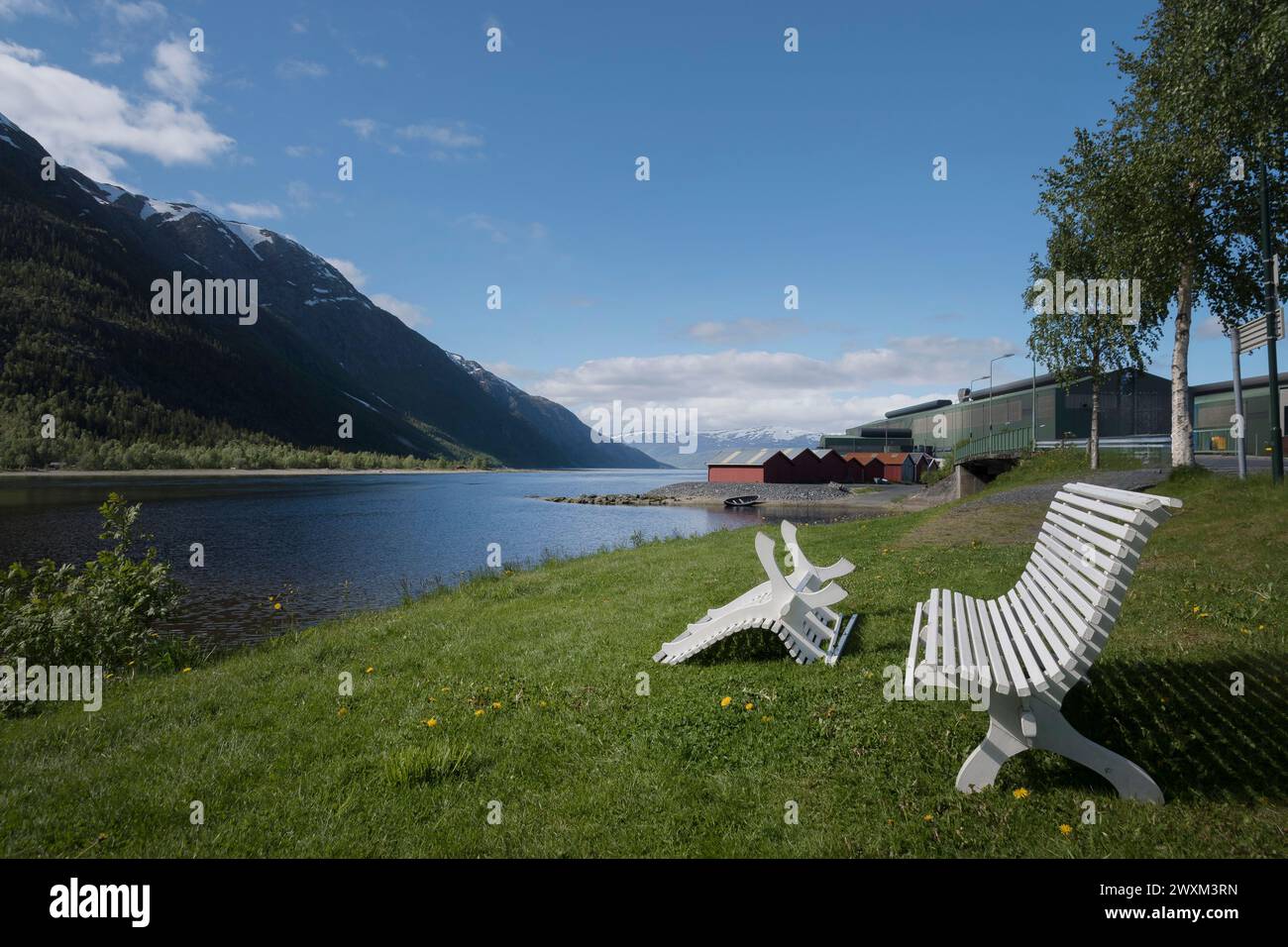 Banc en bois bleu hi-res stock photography and images - Alamy