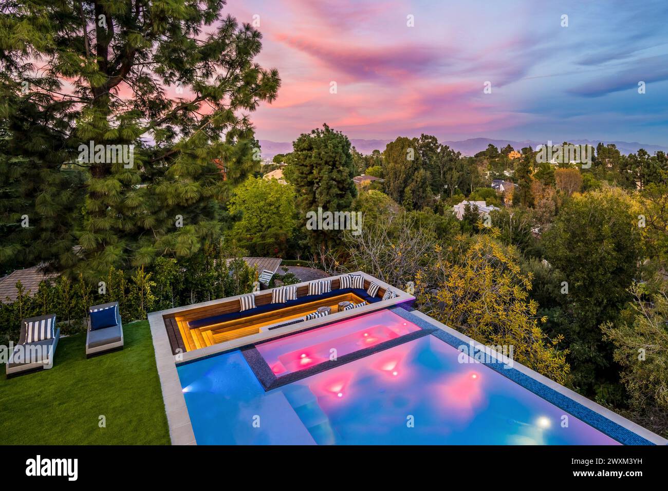 Aerial backyard swimming pool hi-res stock photography and images - Alamy
