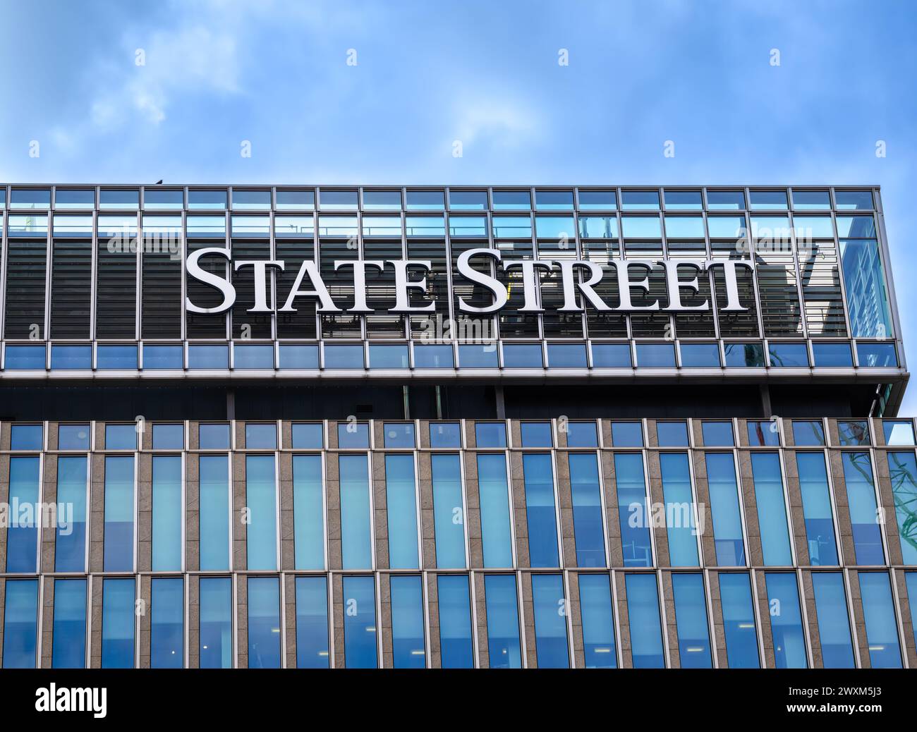 State street corporation logo hi-res stock photography and images - Alamy