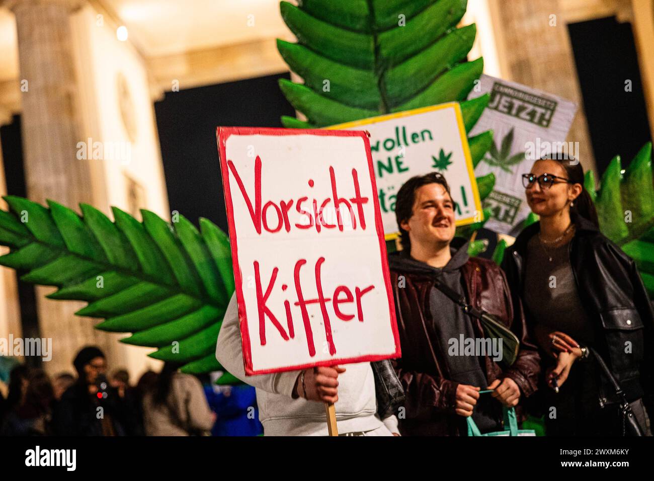Eine Demonstration zur Legalisierung von Cannabis unter dem Motto ...