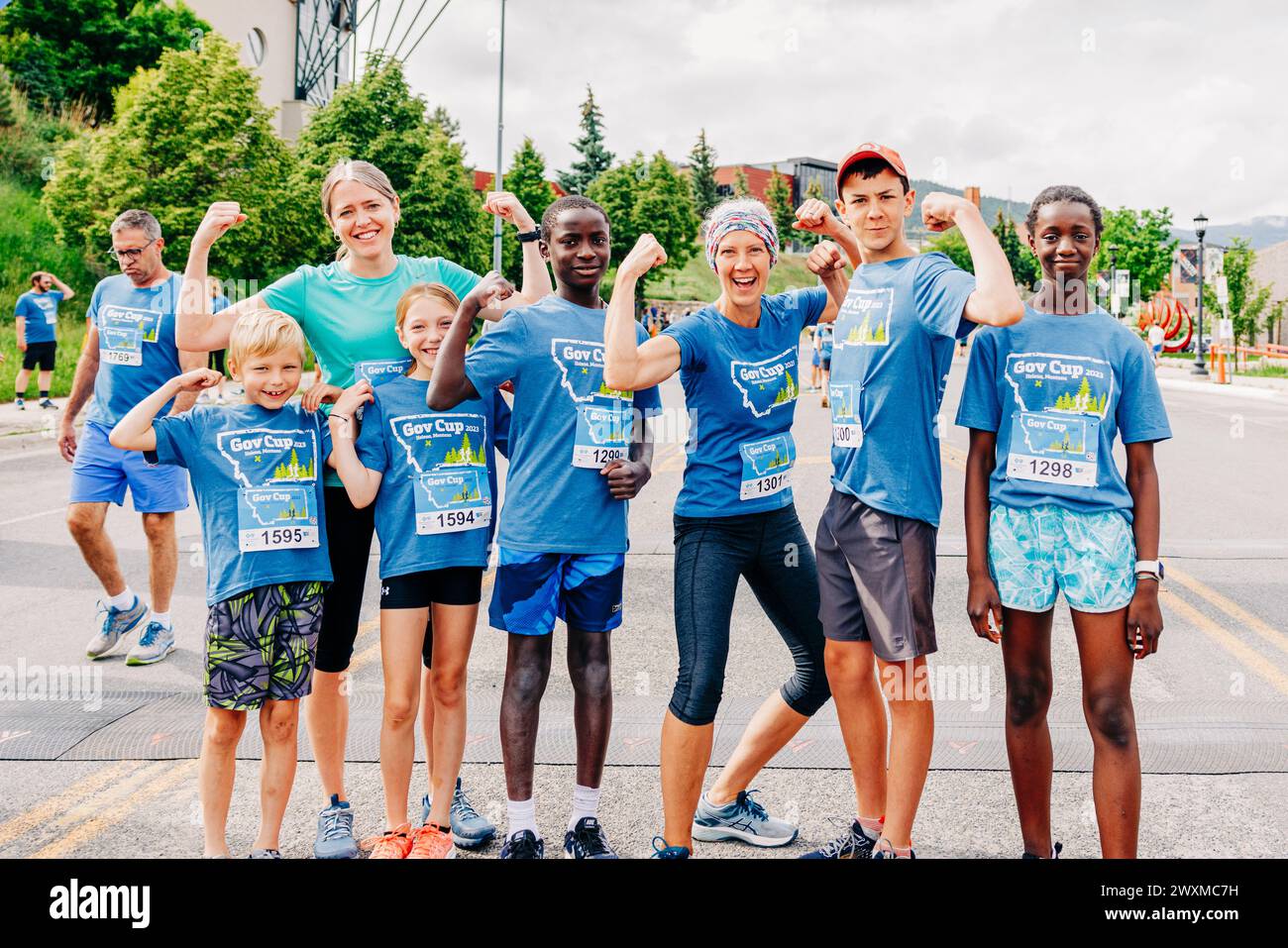 Flexing kids hi-res stock photography and images - Alamy