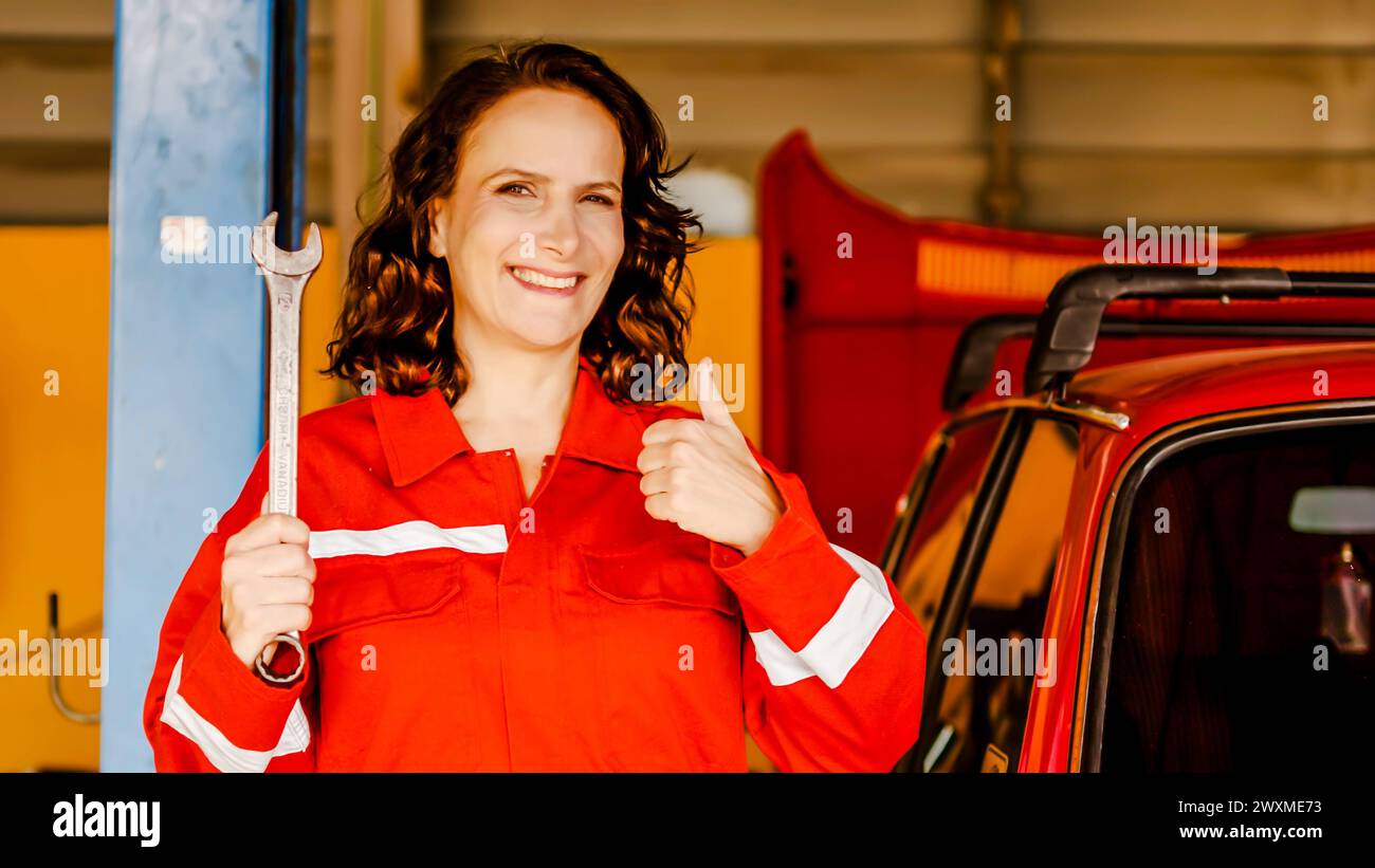 Female car mechanic tools hi-res stock photography and images - Alamy