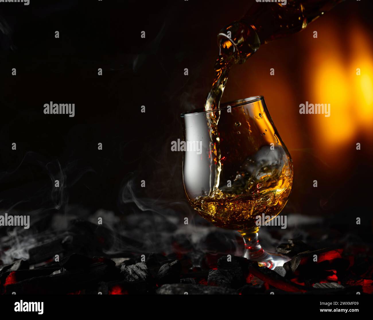 Glass whiskey poured fire hi-res stock photography and images - Alamy