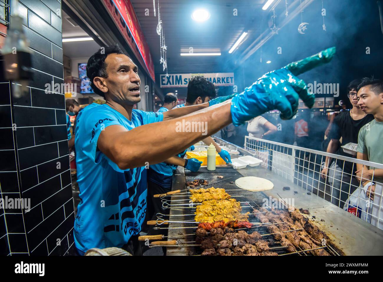 Meet and vegetable kebab skewers hi-res stock photography and images ...