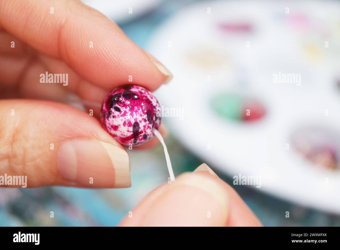 Bead string detail hi-res stock photography and images - Alamy