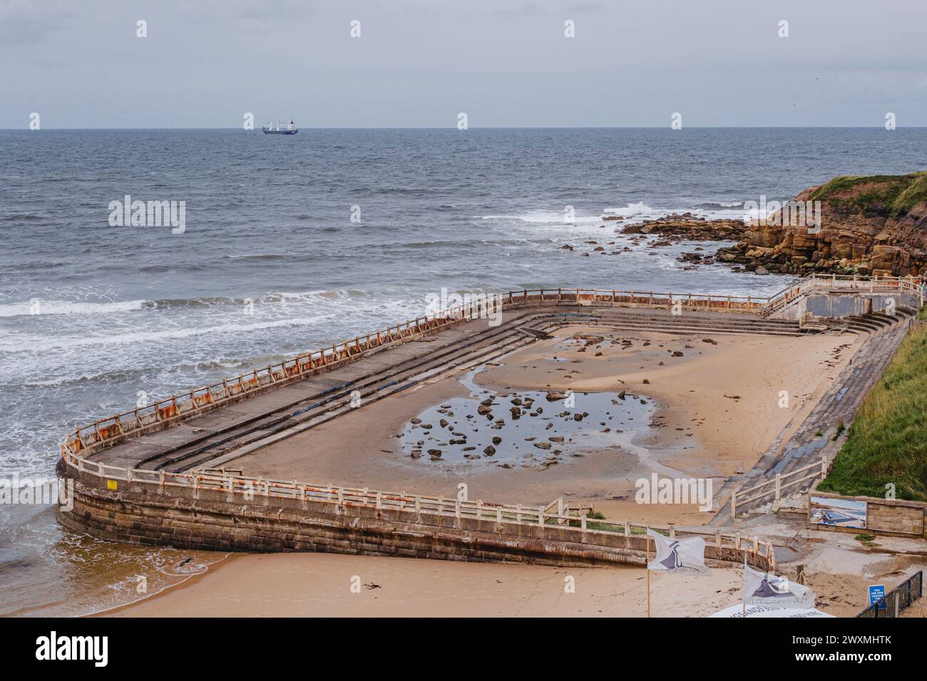 Longsands beach tynemouth hi-res stock photography and images - Alamy