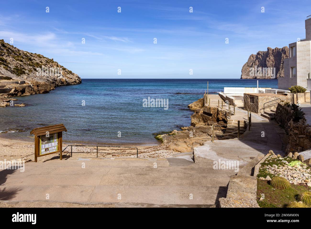 Empty sandy bay sant hi-res stock photography and images - Alamy