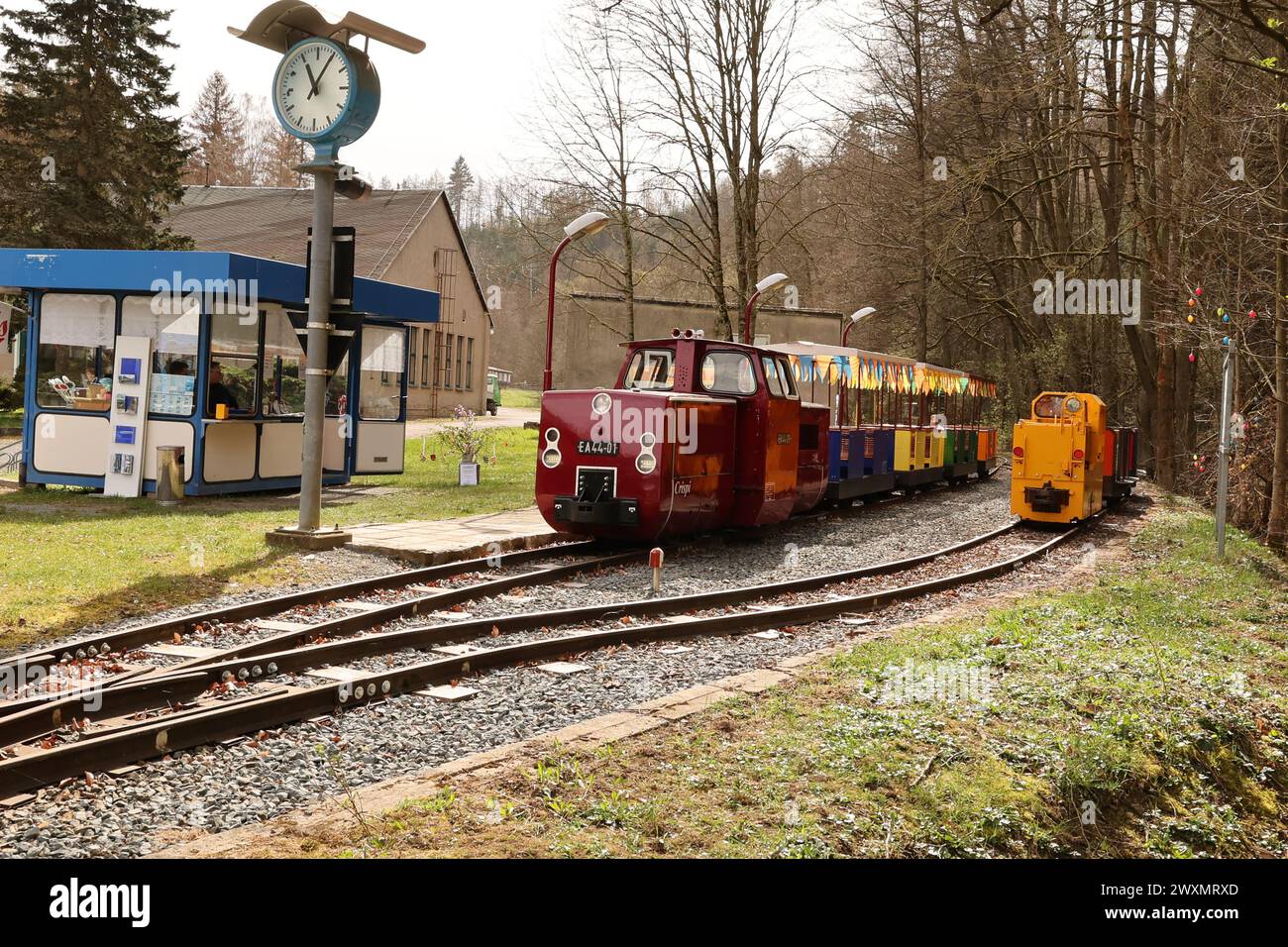 01 April 2024, Thuringia, Crispendorf: A train runs on Easter Monday to mark the start of the ...
