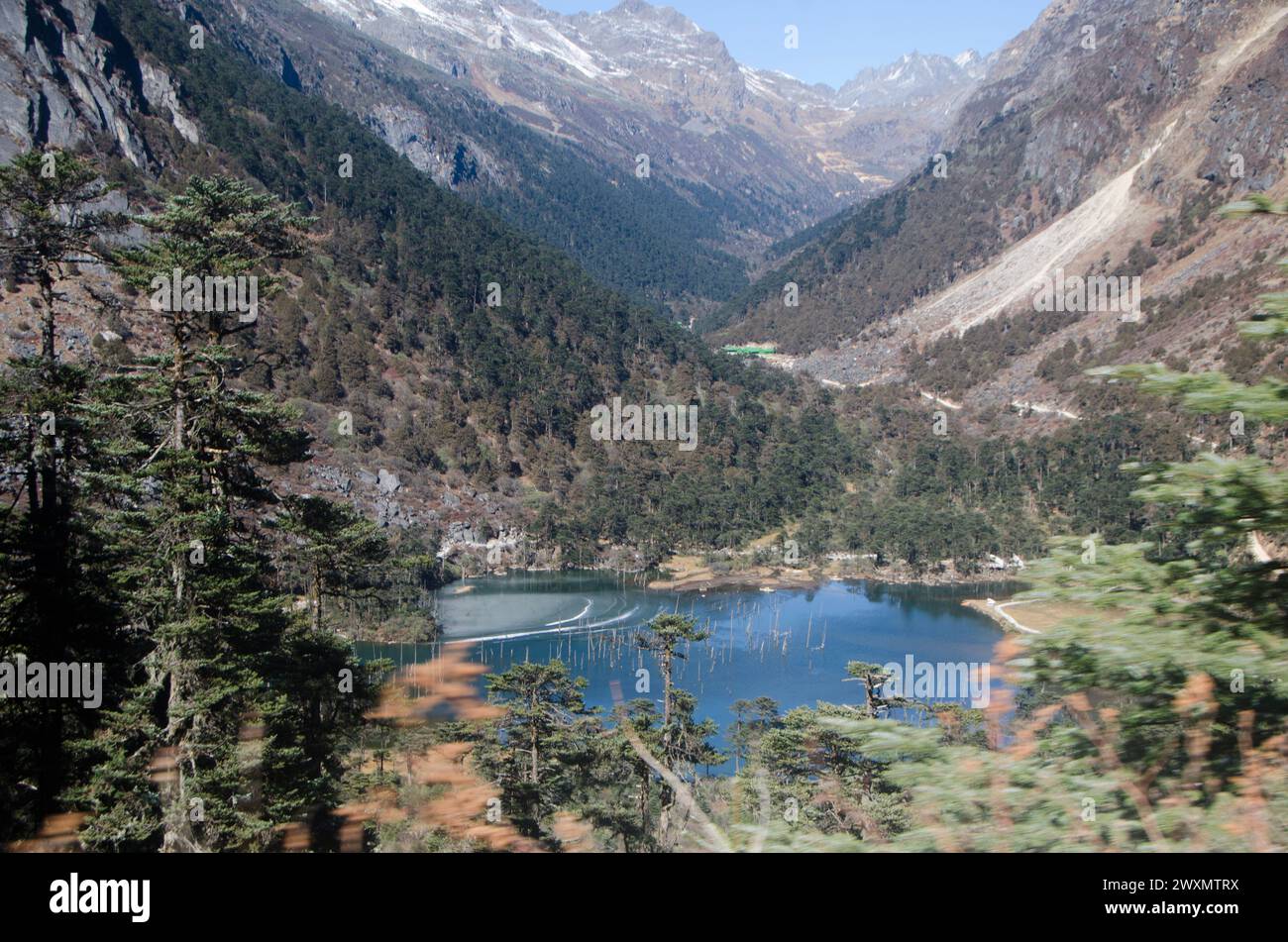 Sangestar tso lake hi-res stock photography and images - Alamy