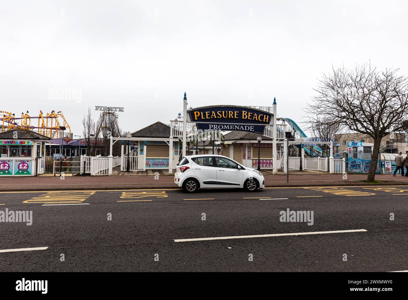 Pleasure beach promenade skegness hi-res stock photography and images ...