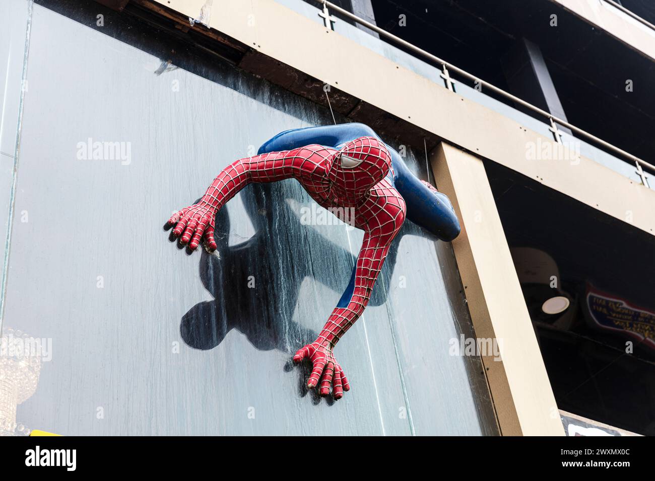 Spiderman on building hi-res stock photography and images - Alamy