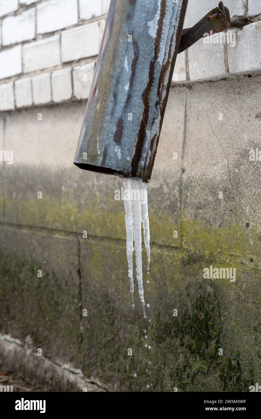 Dripping gutter hi-res stock photography and images - Alamy