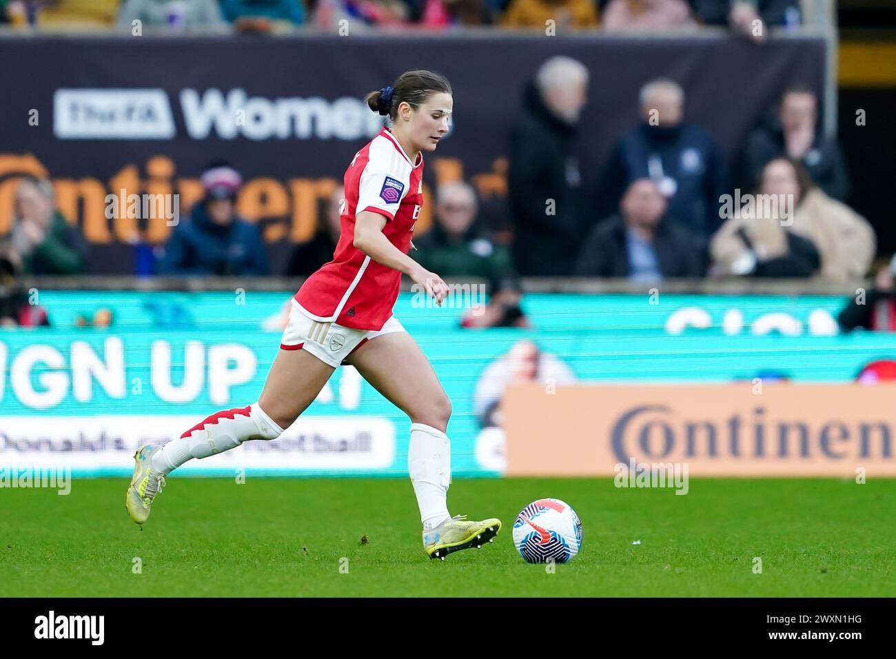 Wolverhampton, England, March 31st 2024: Emily Fox (2 Arsenal) controls ...