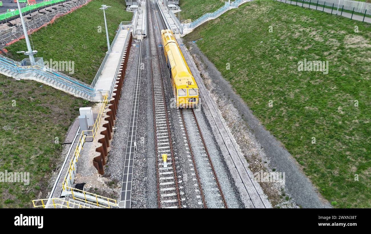 Aerial view of a yellow train at EWR Winslow Station Stock Photo - Alamy