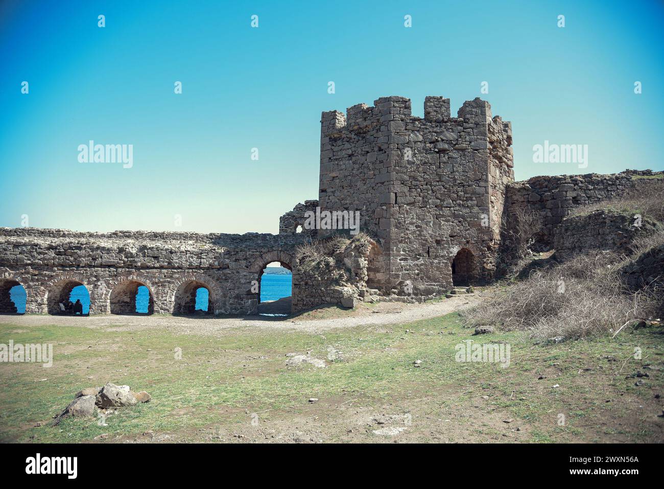 Eski istanbul hi-res stock photography and images - Alamy