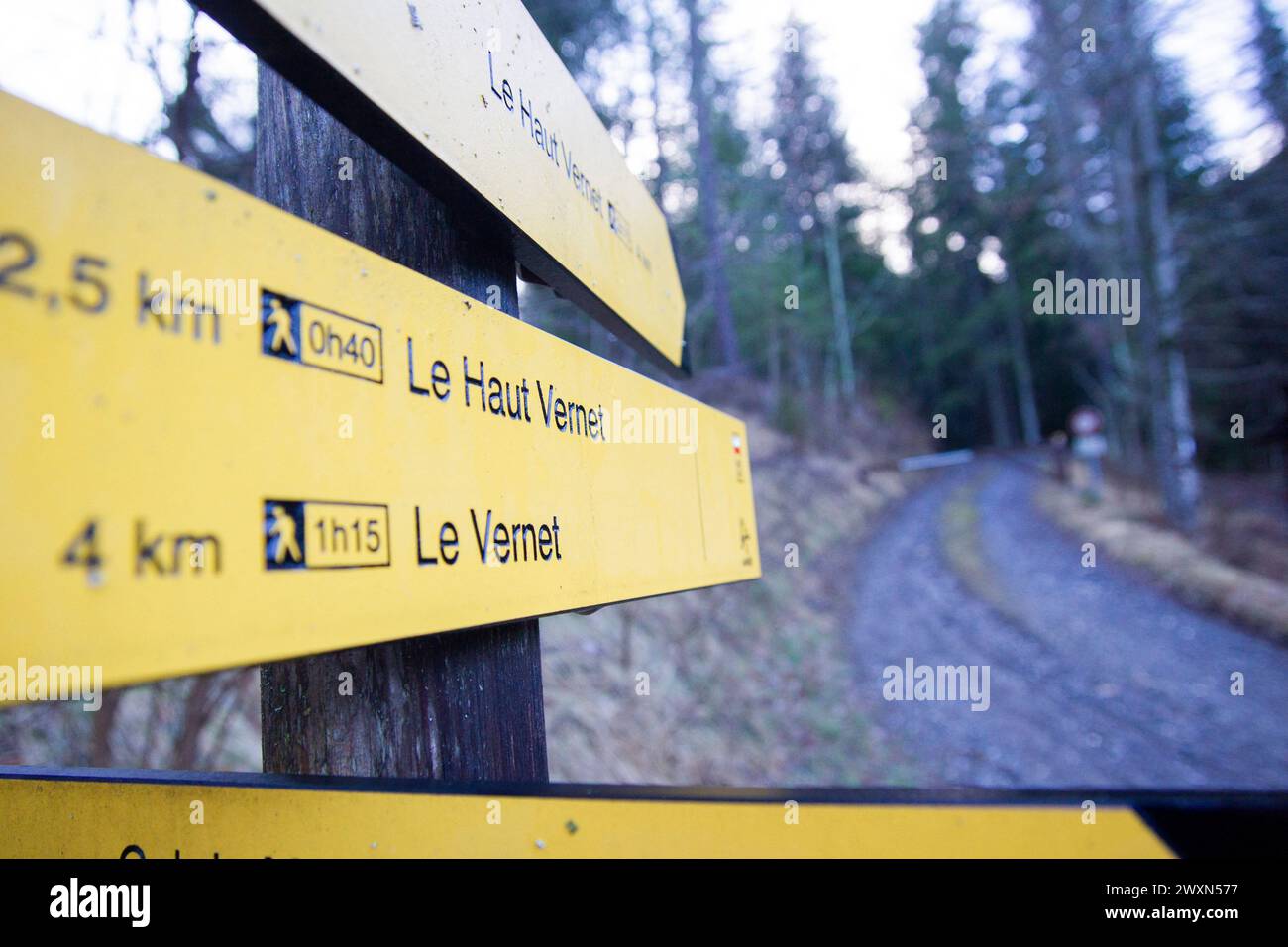 Le Vernet, France. 01st Apr, 2024. Hiking signs indicate the direction ...