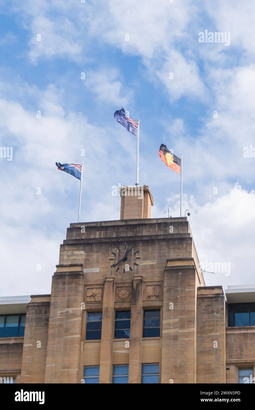 Aboriginal flag australian parliament hi-res stock photography and images - Alamy