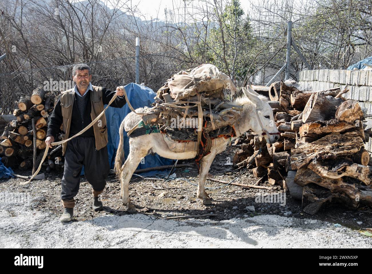 A Kurdish man from the village of Gulan, near Ranya in Sulaymaniyah ...