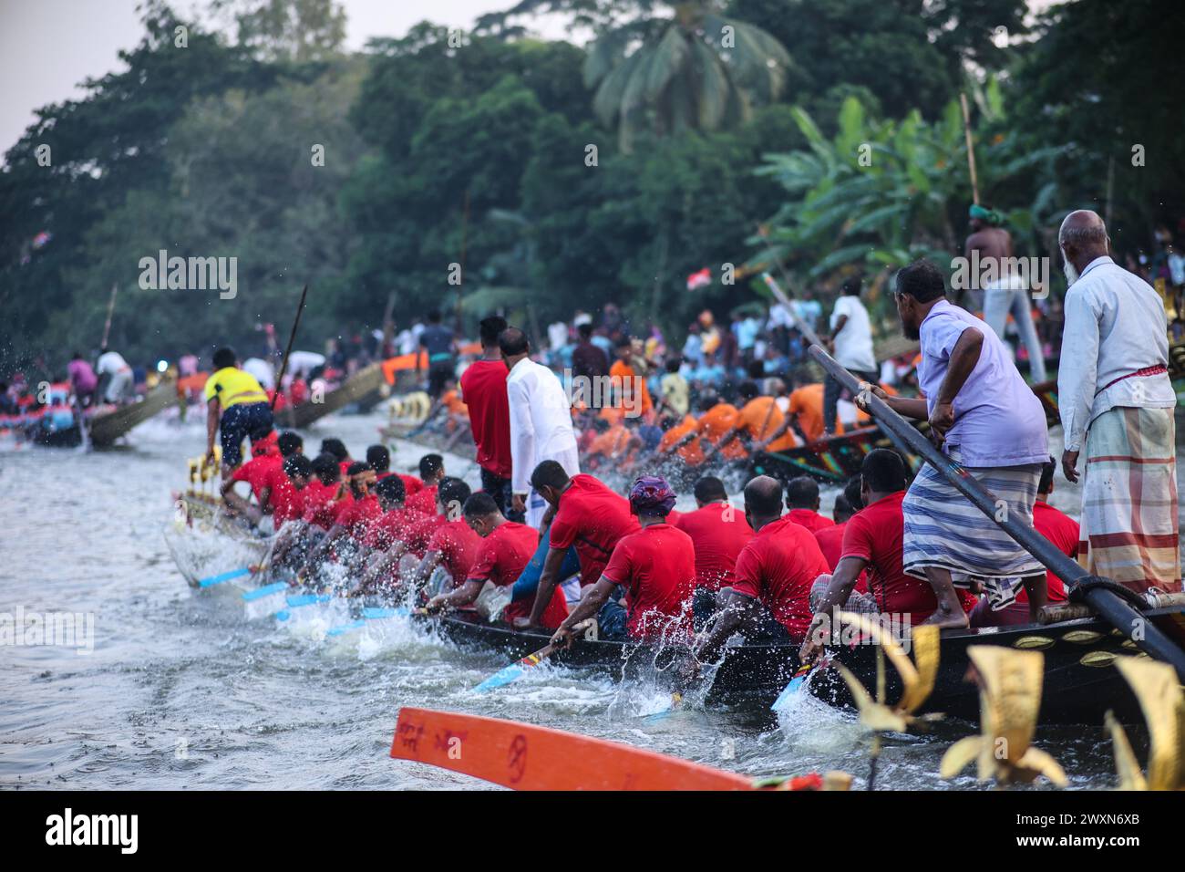 Bangladeshi traditional boat hi-res stock photography and images - Alamy