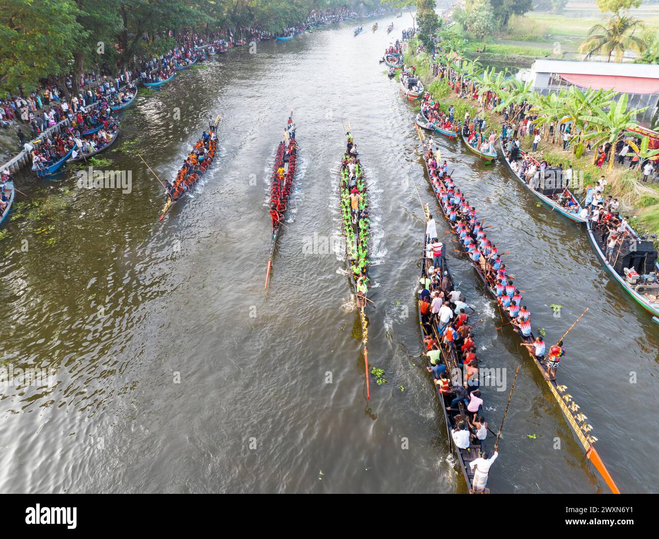 Bangladeshi traditional boat hi-res stock photography and images - Alamy