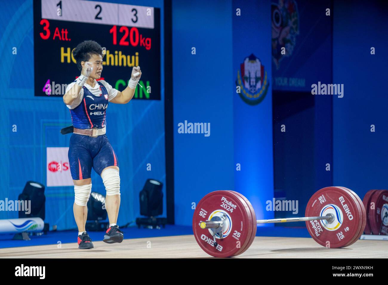 Phuket, Thailand. 1st Apr, 2024. Hou Zhihui of China celebrates after a ...